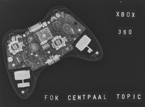 Game Consoles under X-Ray | Amusing Planet
